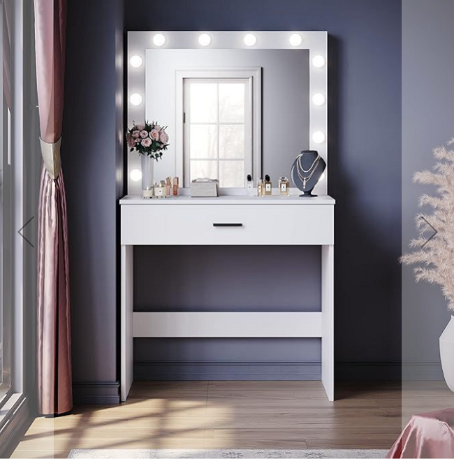 The Ultimate Showdown: Dressing Tables with Drawers vs. Minimalist Styles
